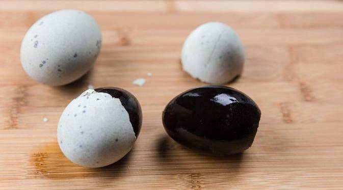 Telur Pidan Itik (Century Egg) Pcs 鸭皮蛋