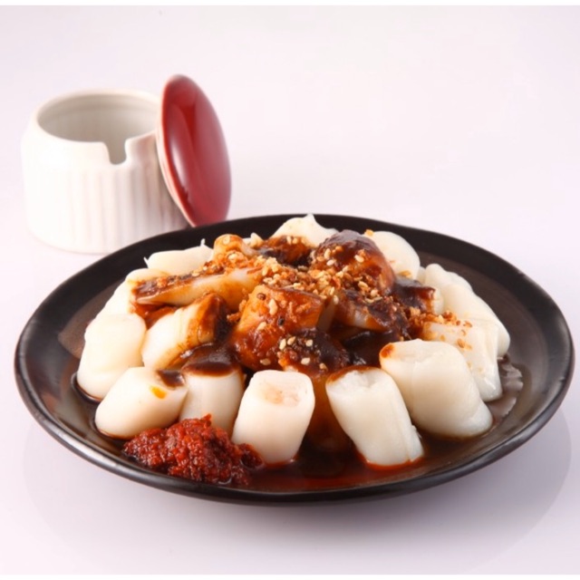 Sri putih rice noodle /chee cheong fun(roll) with special sweet sauce ...